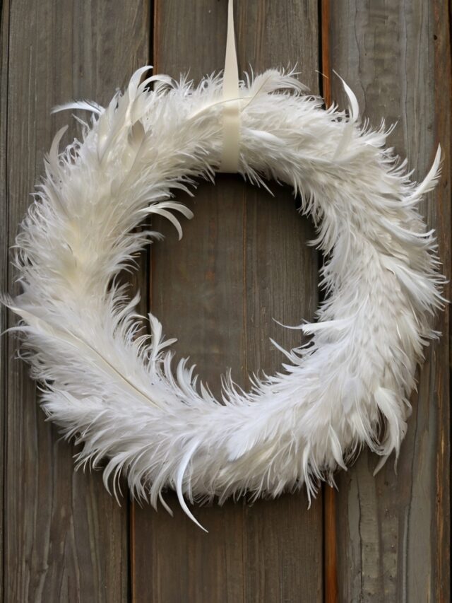 15+ White Christmas Wreath Ideas: Modern, Rustic, and Unique ...