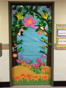 16 Best Spring Classroom Door Ideas: Brighten Up Your Classroom - Homezillo