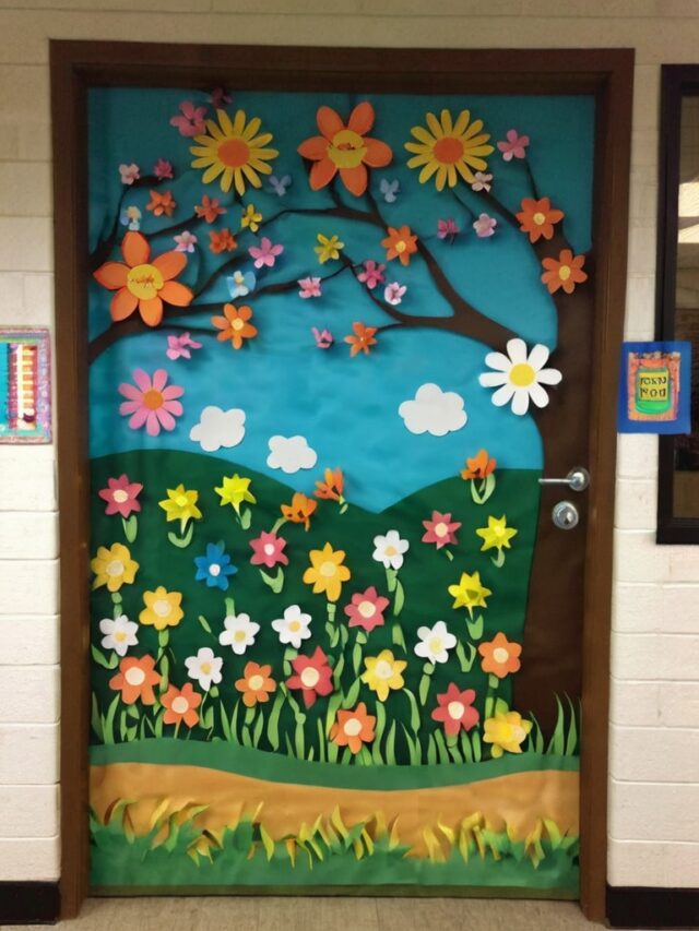 16 Best Spring Classroom Door Ideas: Brighten Up Your Classroom - Homezillo