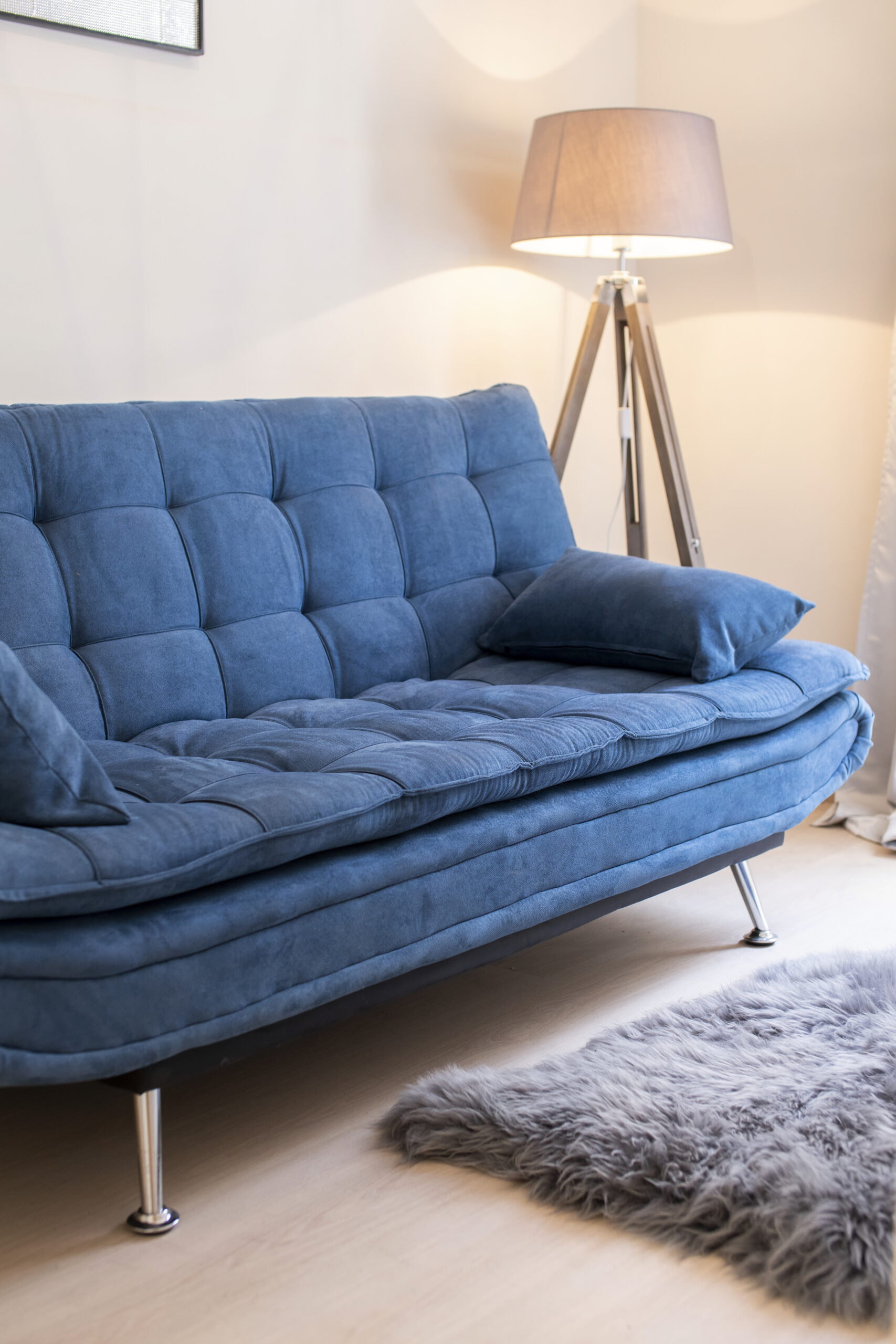 10 Stylish Small Living Room Couch Ideas